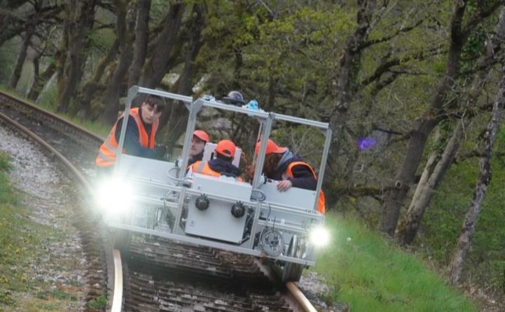 Testing the experimental rail vehicle